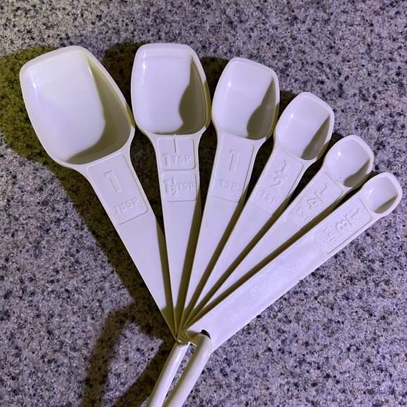 Tupperware | Kitchen | Tupperware Vintage Nesting Measuring Spoon Set ...